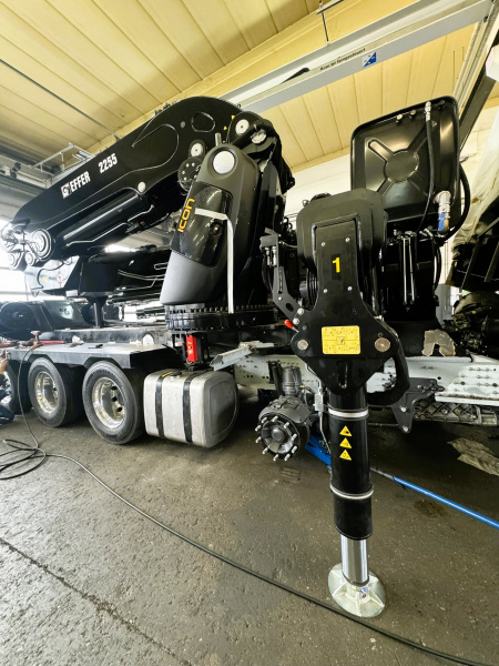 EFFER 2255 coming soon to KMB - Jiří Šubrt visited Zinc